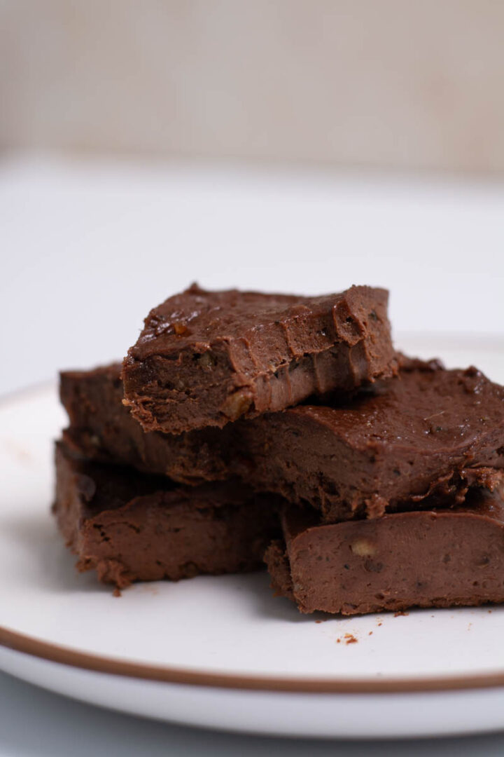 Brownie Protein Fudge (just 6 ingredients!) - Joy to the Food