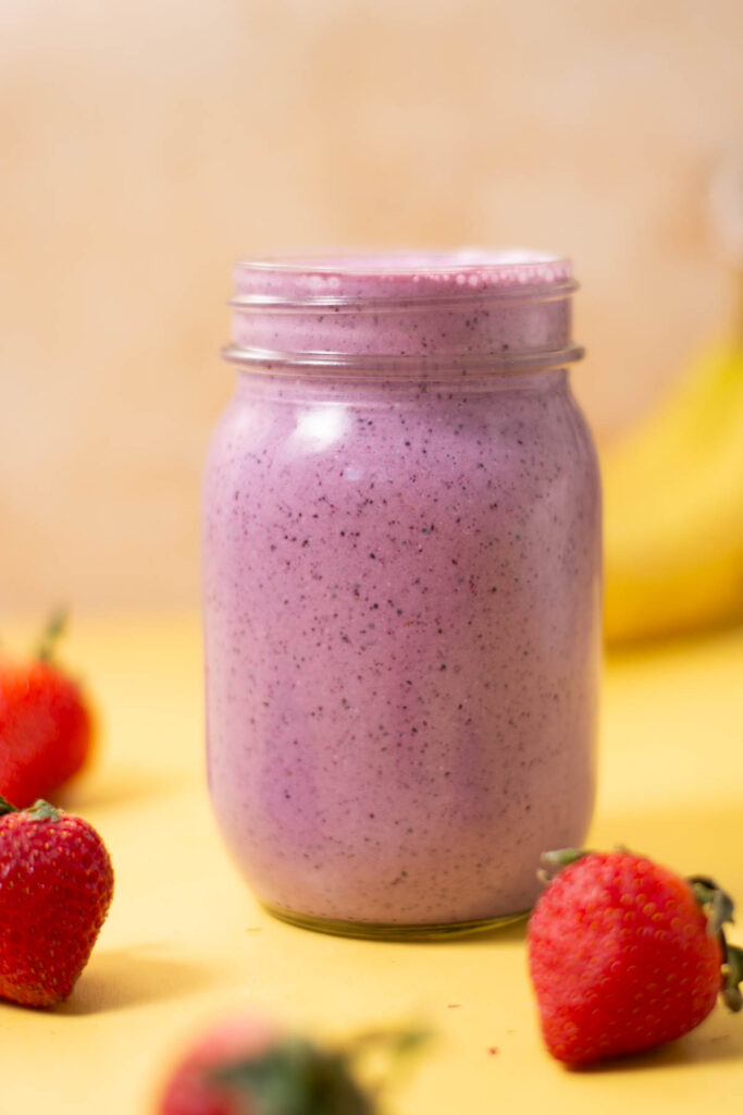 berry protein shake without protein powder - Joy to the Food