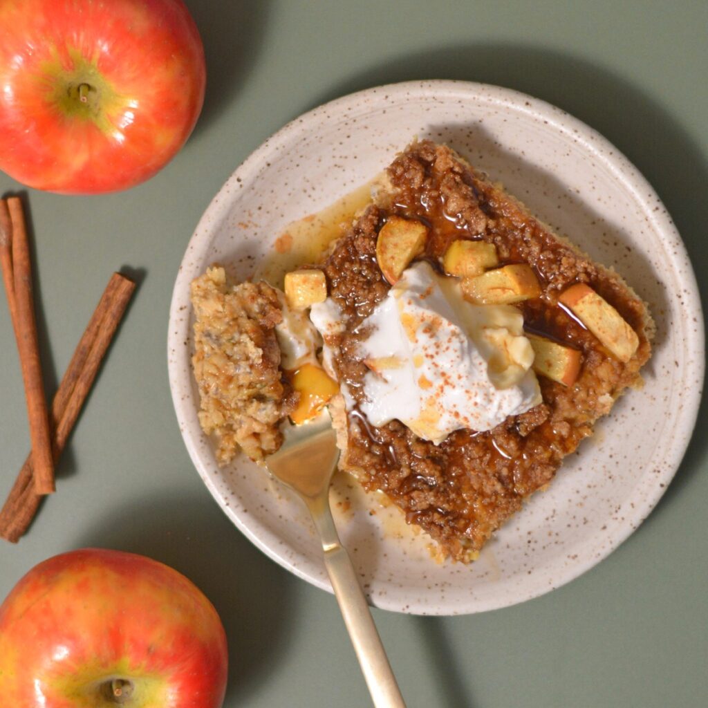 Easy Apple Pie Protein Baked Oats - Joy to the Food